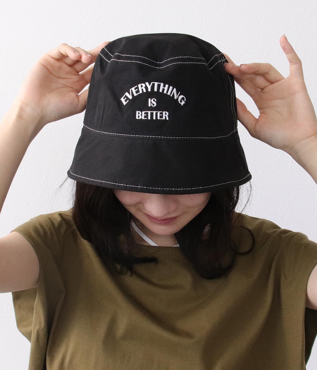 ステッチロゴバケットHAT｜スリーフォータイム｜ショップニュース | 【トリエ京王調布】京王線調布駅よりすぐのショッピングセンター